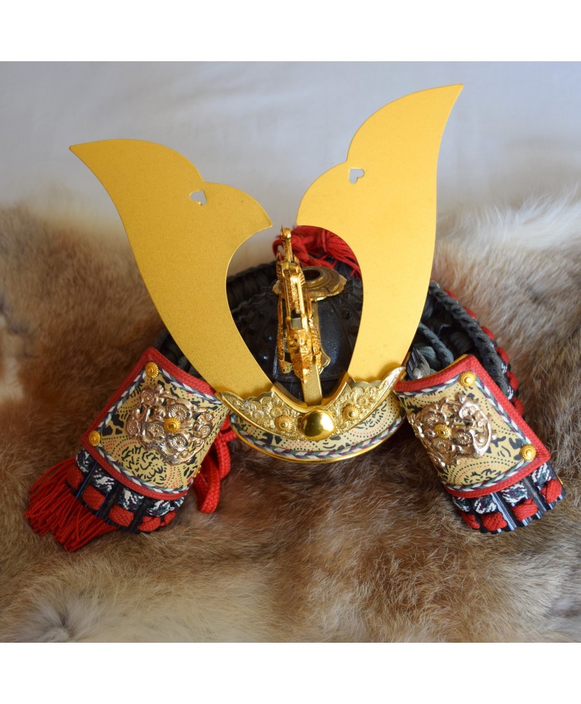 kabuto samurai yoroi katana japanese doll