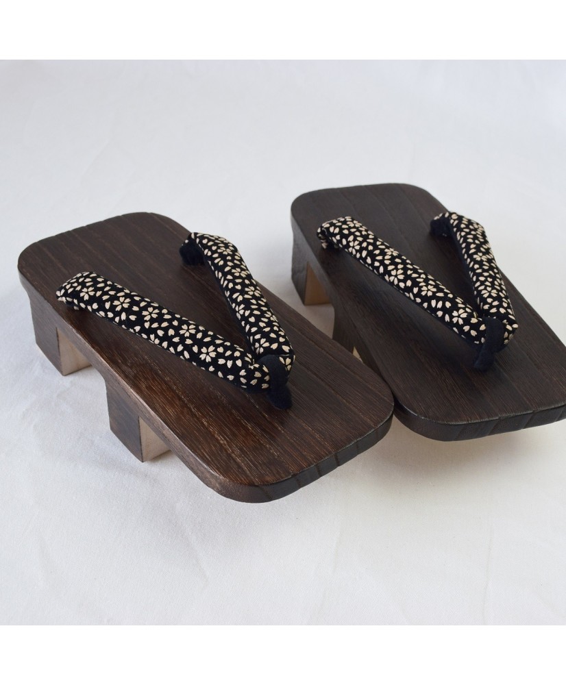 Geta - traditional Japanese wooden sandals - on sale on our e-shop