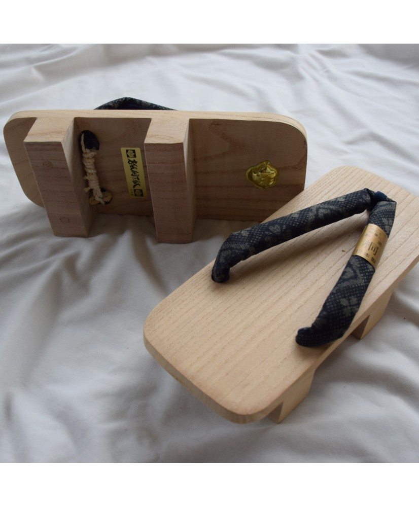 Geta - traditional Japanese wooden sandals - on sale on our e-shop