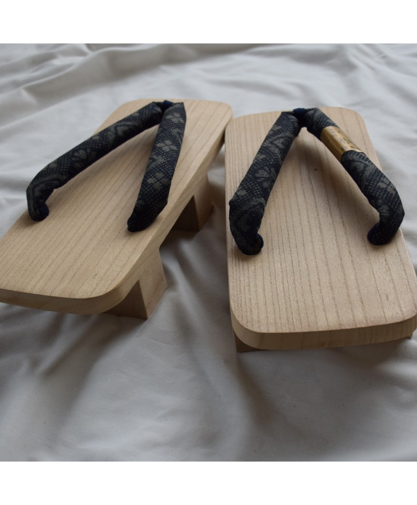 Geta - traditional Japanese wooden sandals - on sale on our e-shop