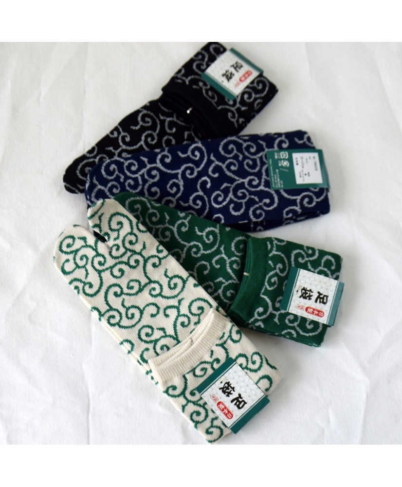 KARAKUS Japanese black cotton socks. Retain heat, absorb moisture.