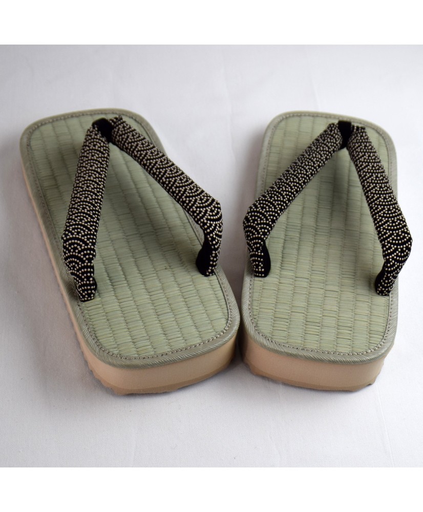 Igusa zori (Japanese traditional sandals) practical and comfortable.