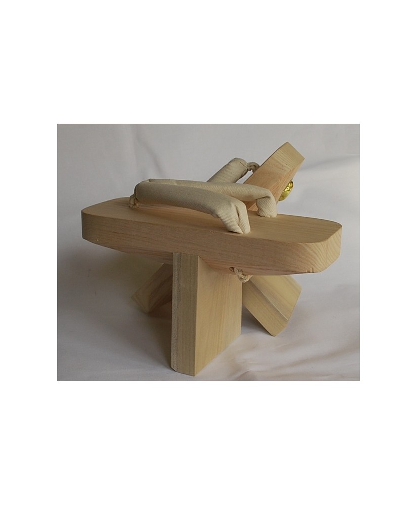 Ippon ba geta (japanese traditional sandal) with one tooth (ha).